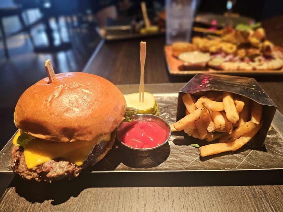 Puttshack Skokie: New Mini Golf Event Venue Opens at Westfield Old ...